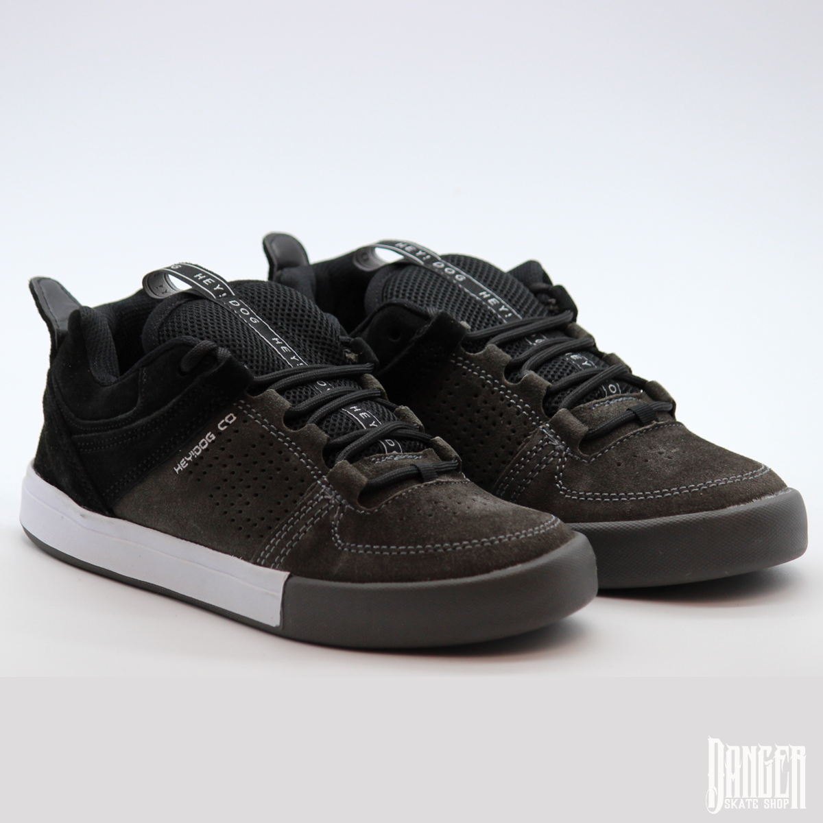 Tenis Hey! Dog Revuelta Pro Model Gris Negro